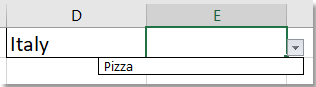 How to display default value based on anther cell in Excel?